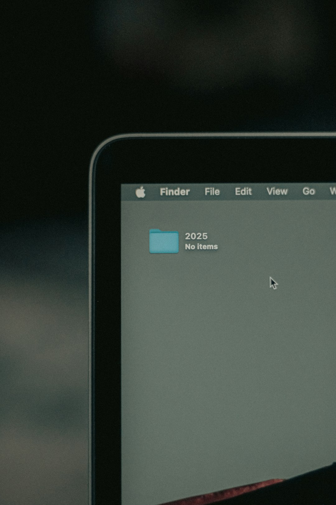 How to Get a Vertical Taskbar on Windows 11 (Left or Right Side ...